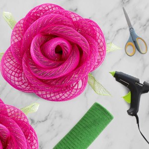 DIY Deco Mesh Flowers - Paper Mart Blog - Boxes, Wrapping Paper, Ribbon ...